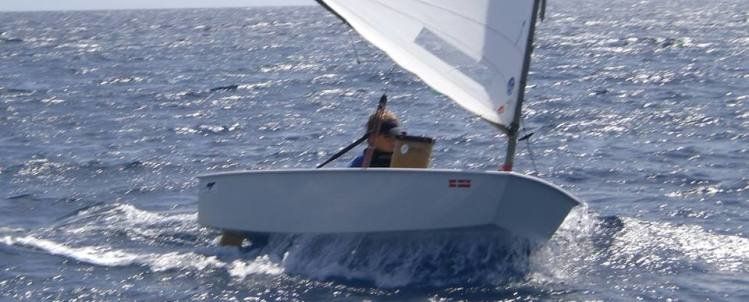 Mariano Stinga en Optimist y Juan Pablo Betancort en Laser 4.7 ...