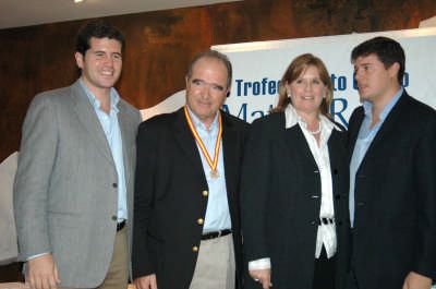 Los rotarios galardonan a José Calero con el " Conejero del Año 2008"