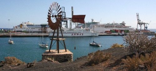 The first phase of the Cruise Ship Dock of the Port of Arrecife is underway