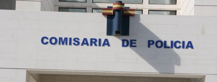 A 19-YEAR-OLD YOUNG MAN ARRESTED IN ARRECIFE AFTER FORCING A CAR DOOR ...