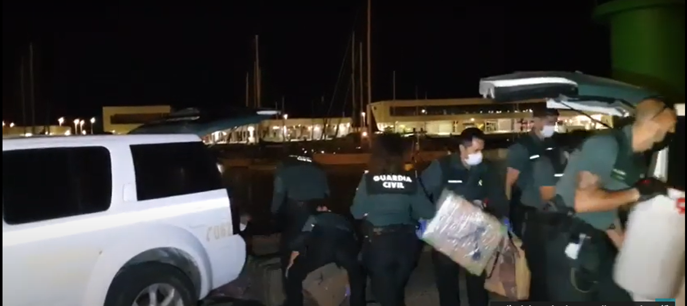 La Guardia Civil detiene a otras tres personas en relación a la patera ...