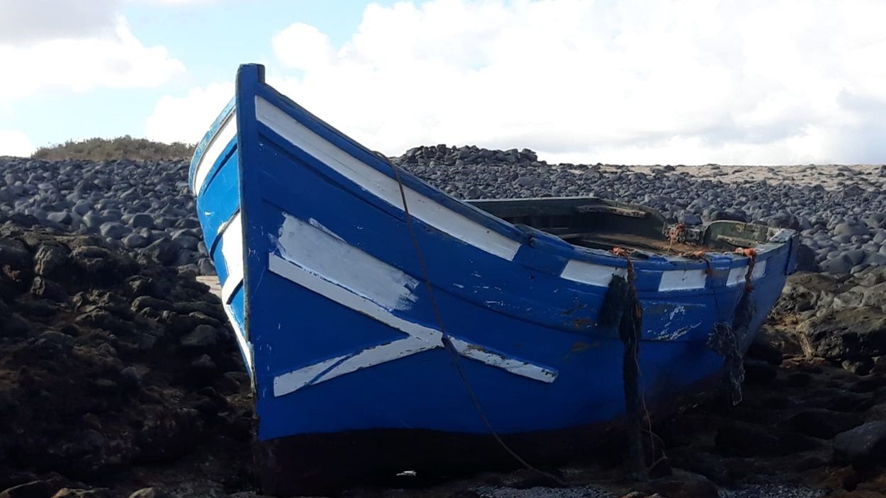 Three immigrants from a boat that arrived in the early morning have ...