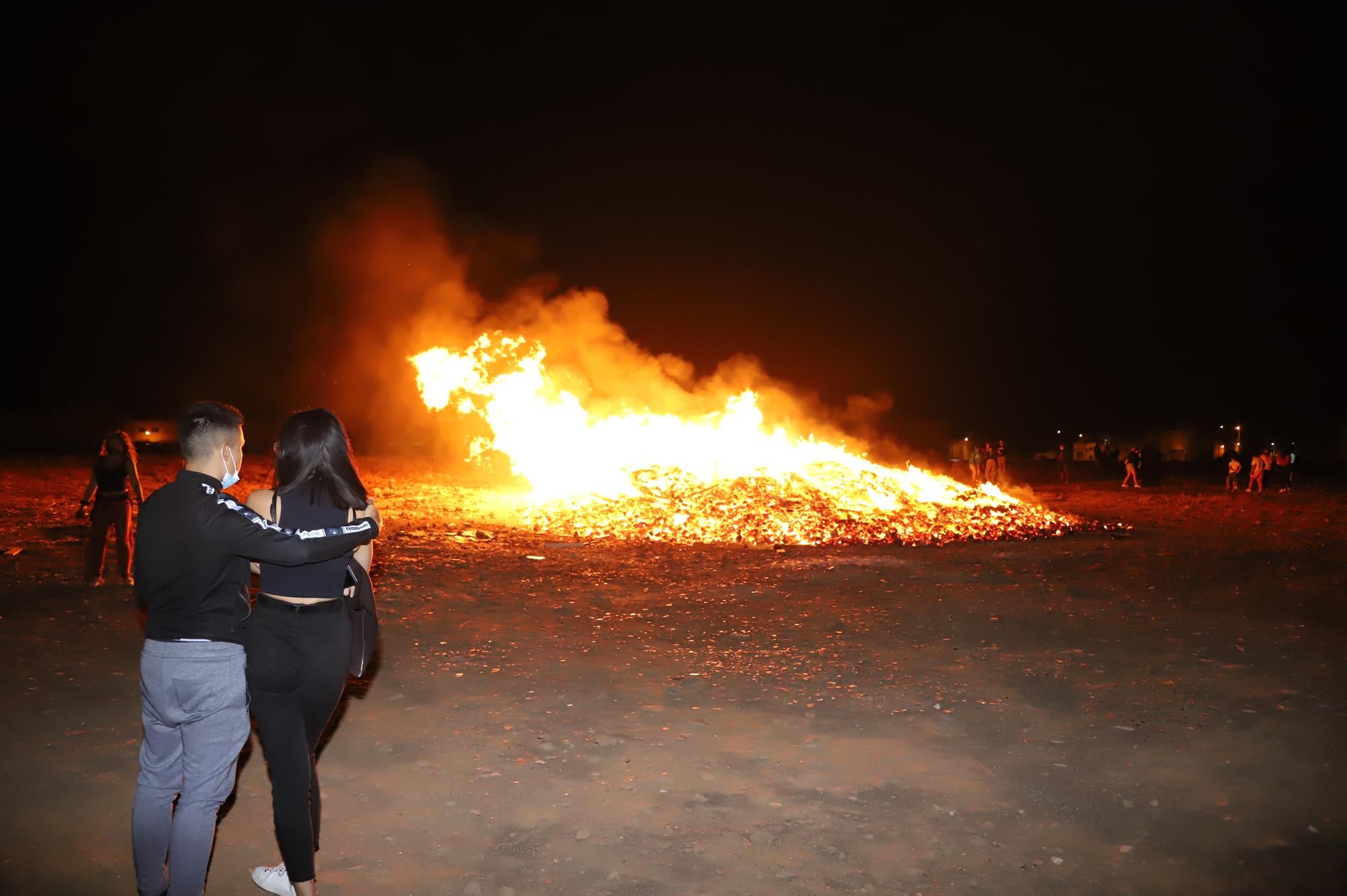 Las hogueras vuelven a iluminar la noche de San Juan
