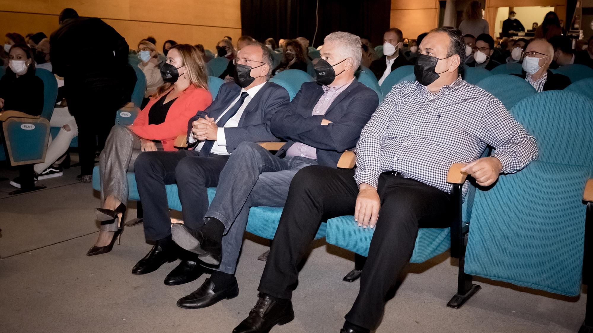 Isidro Pérez toma posesión como alcalde de San Bartolomé en sustitución ...