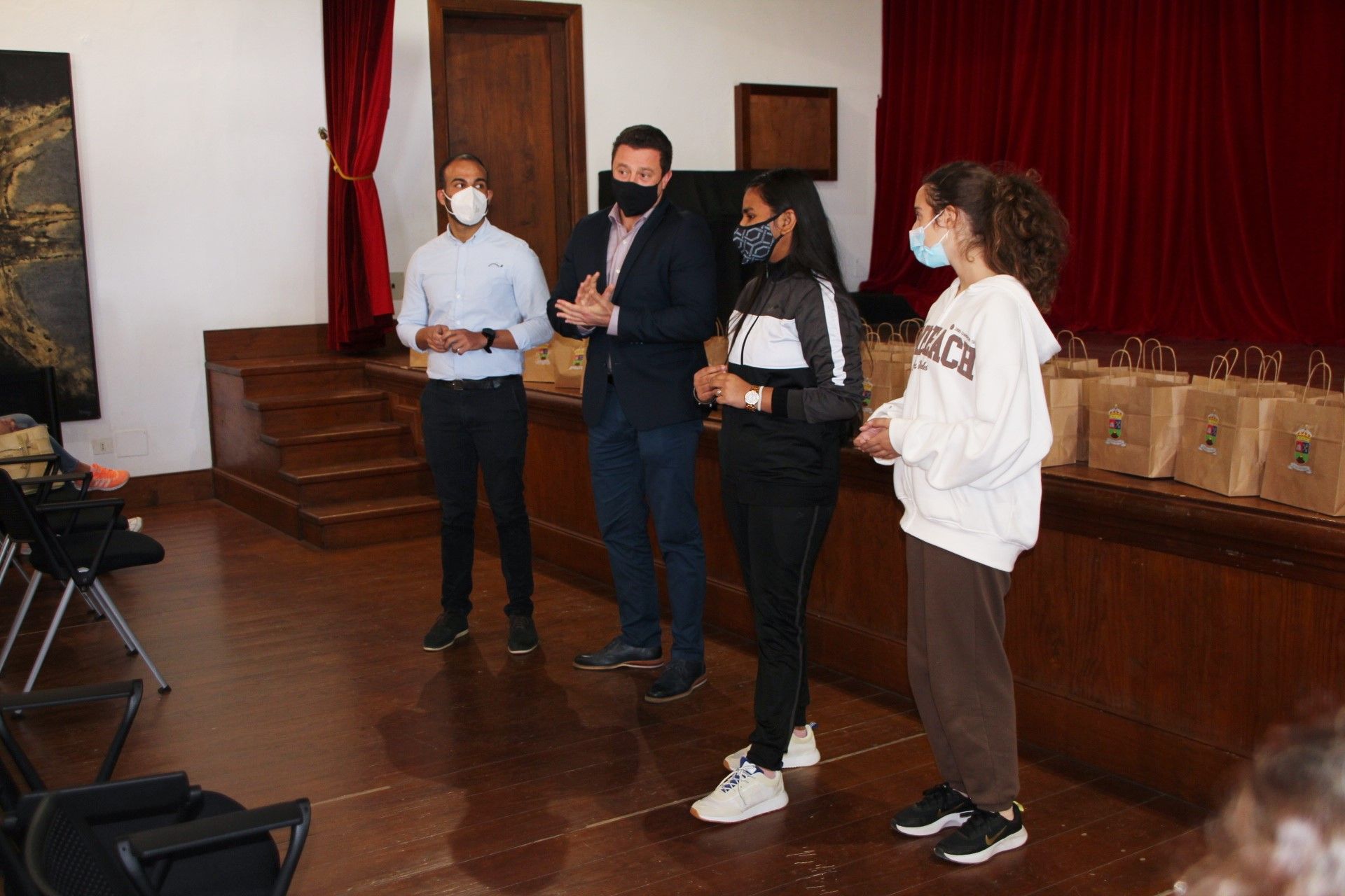 Treinta jóvenes europeos conocen Lanzarote de la mano de alumnos del ...