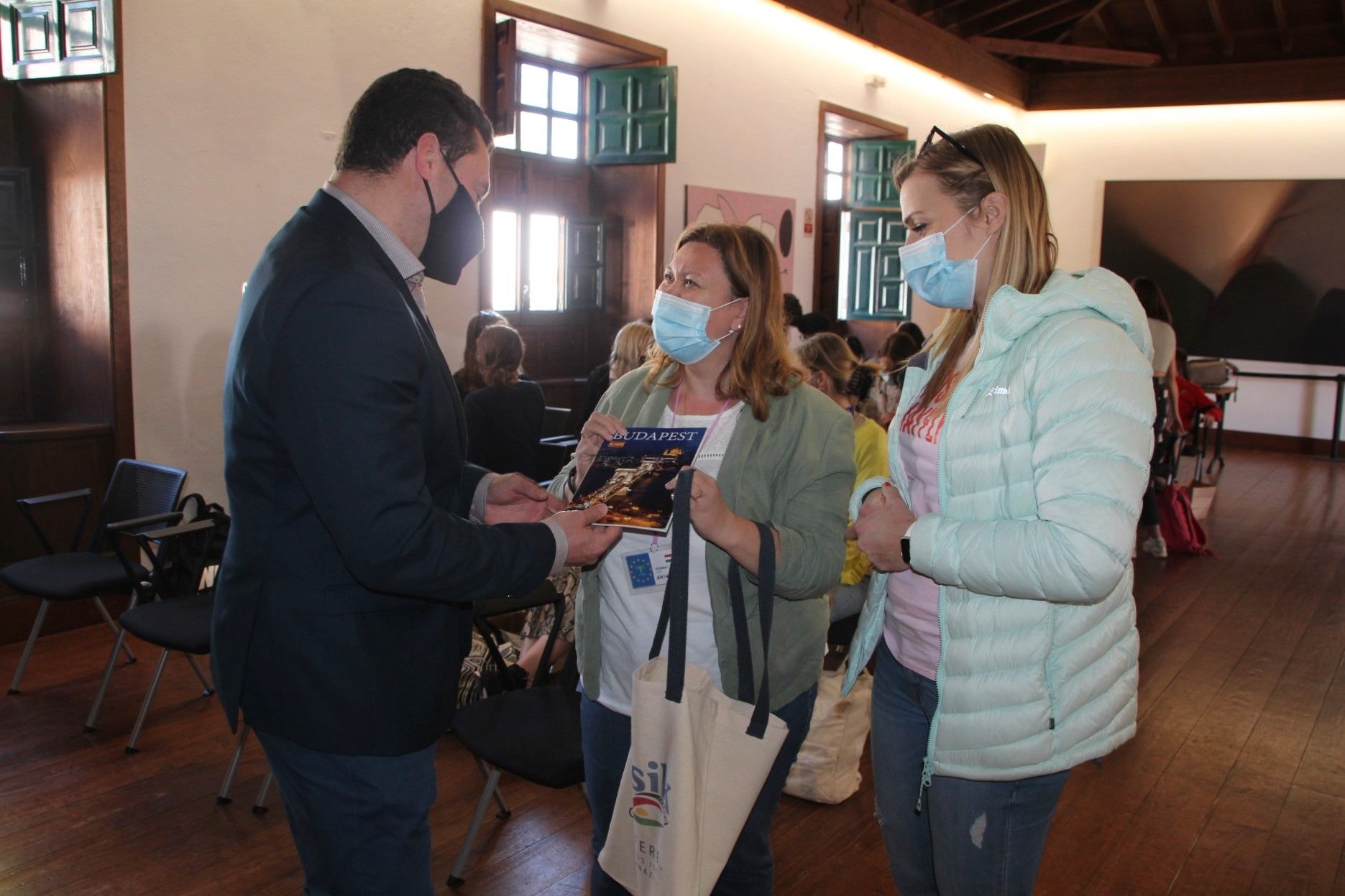 Treinta jóvenes europeos conocen Lanzarote de la mano de alumnos del ...