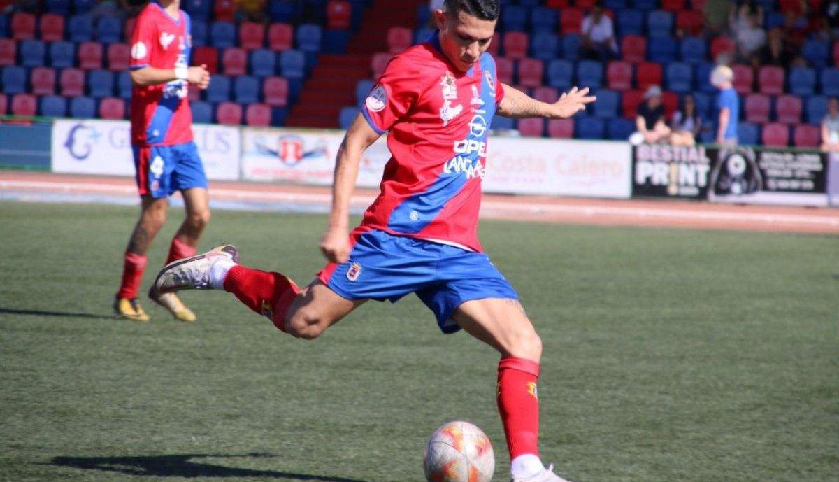 La UD Lanzarote cierra la primera vuelta con una victoria ante el ...