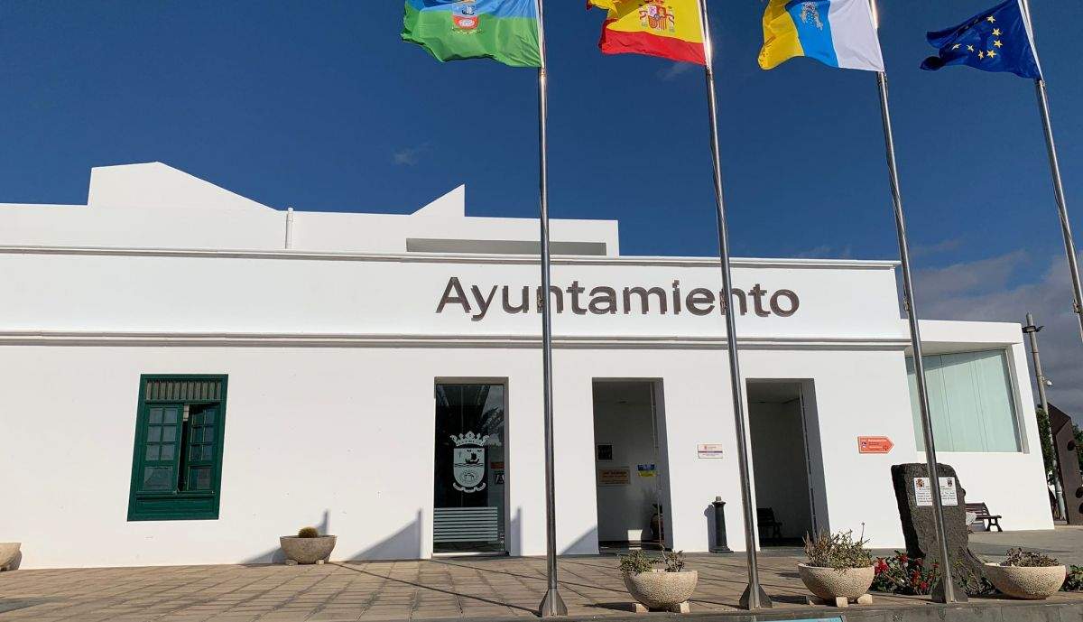 Tías rescinde el contrato con la empresa Insae de electricidad