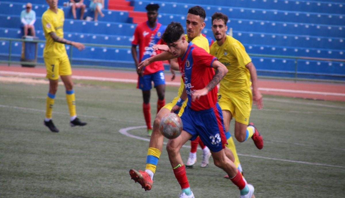 La UD Lanzarote noquea a la UD Las Palmas Atlético (4-1)