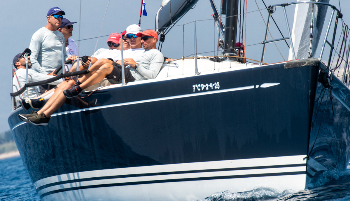 El Porrón X, liderado por el lanzaroteño Nano Negrín, inicia la cuenta ...