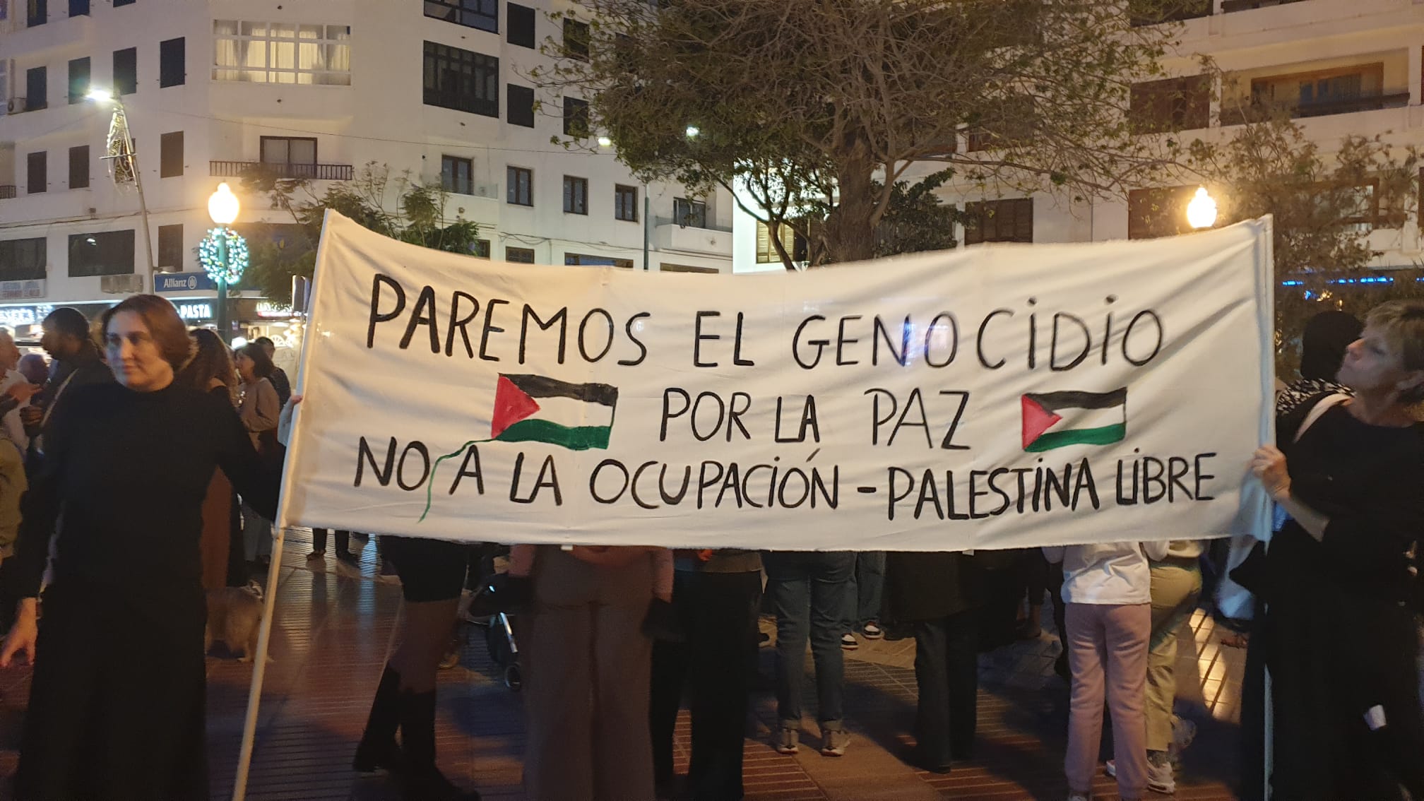 Movilización en Arrecife para reclamar el fin de la ocupación y la ...