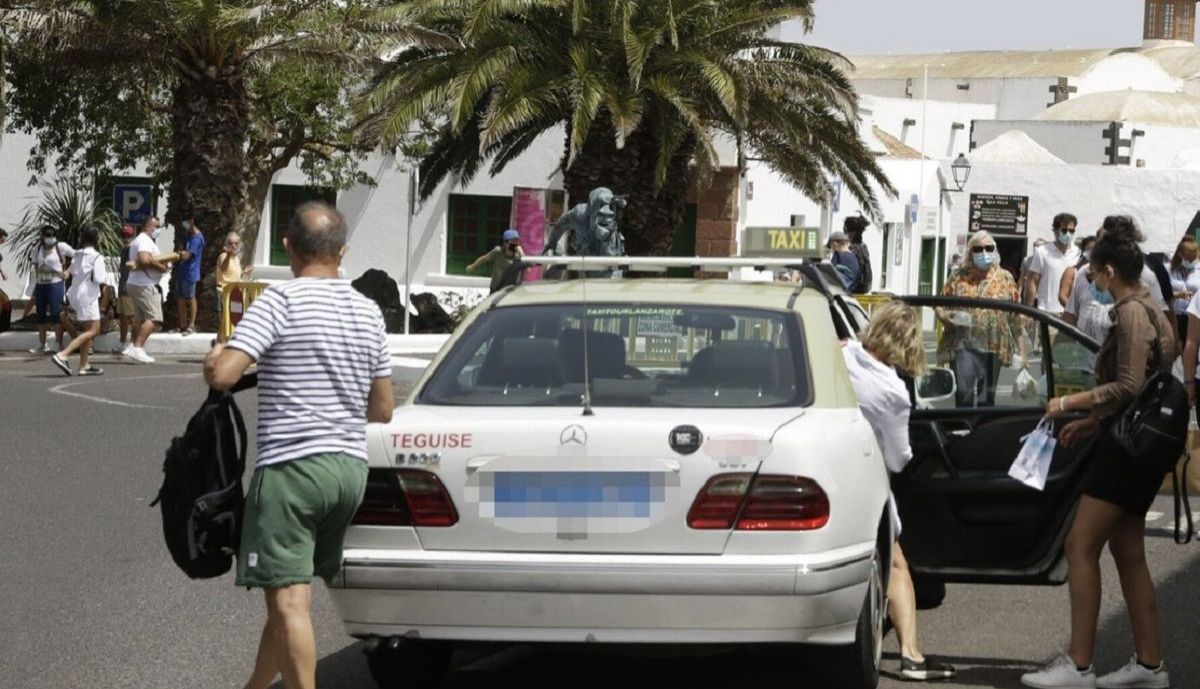 Teguise announces the aptitude tests that allow obtaining the taxi ...