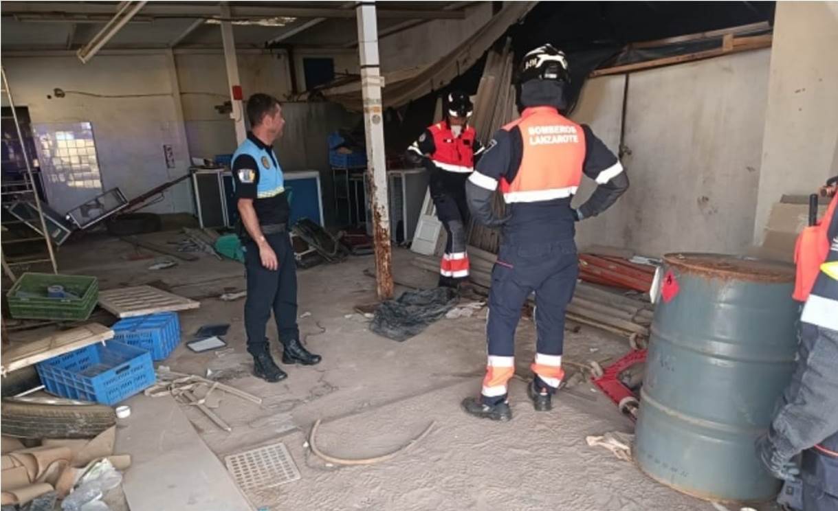 Herido un menor tras caer desde varios metros de altura en una ...