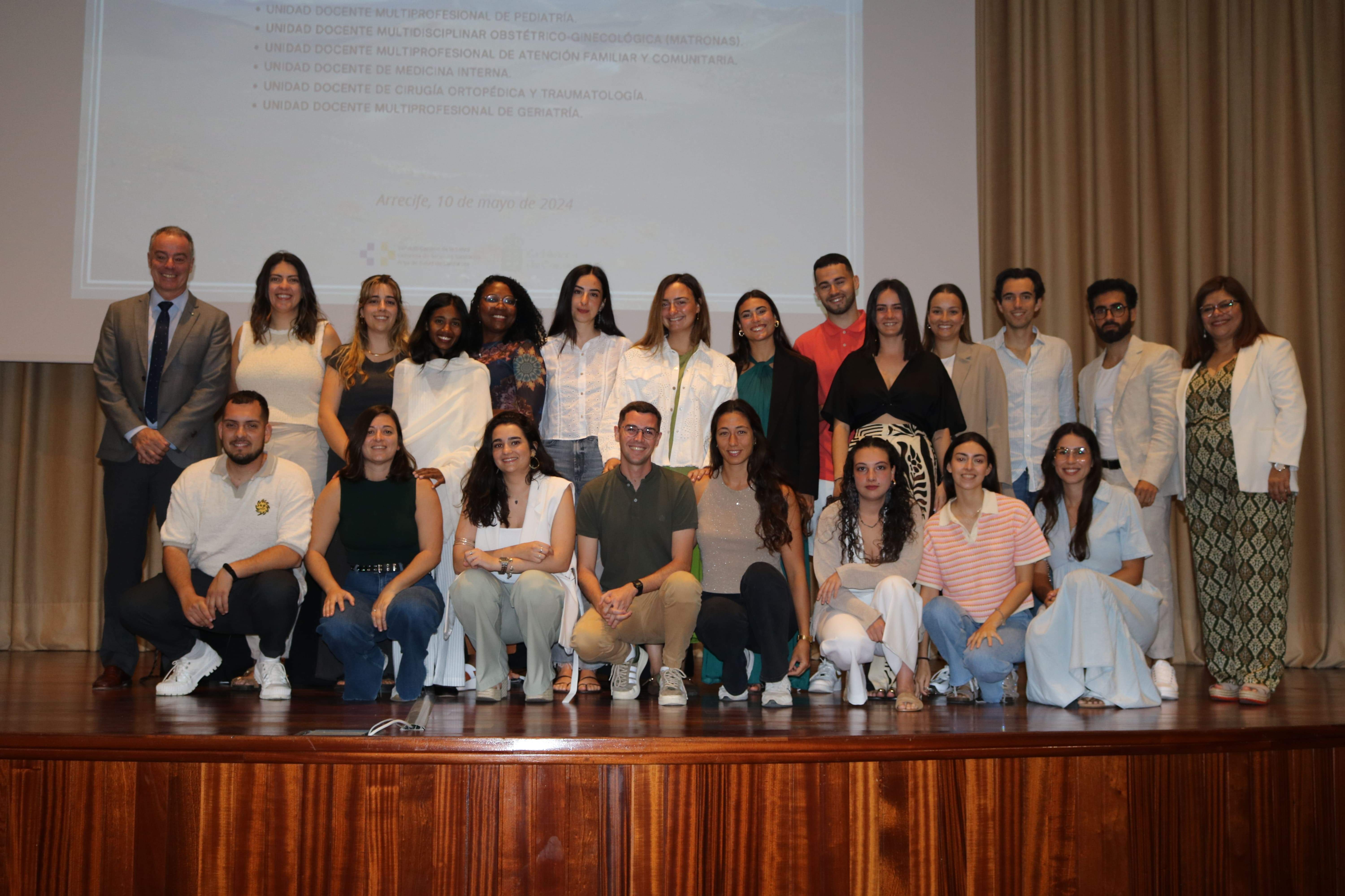 Lanzarote recibe a 24 nuevos residentes de Medicina y Enfermería que se ...
