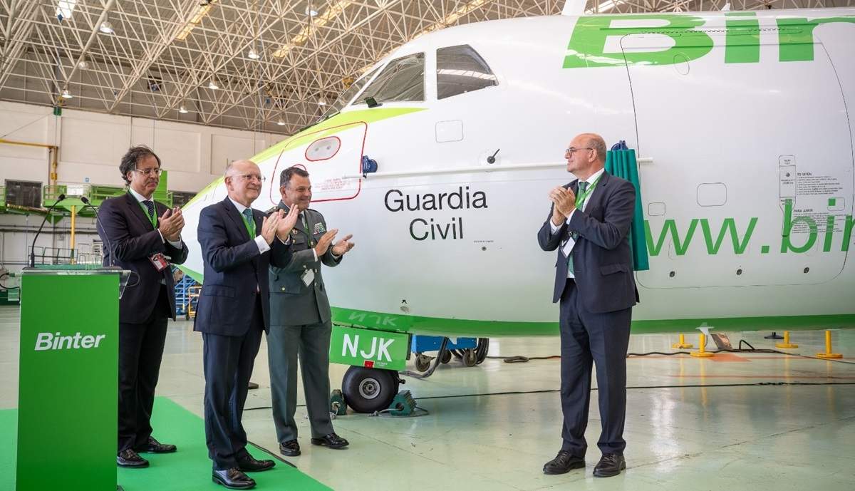 Binter homenajea a la Guardia Civil poniendo su nombre a un avión