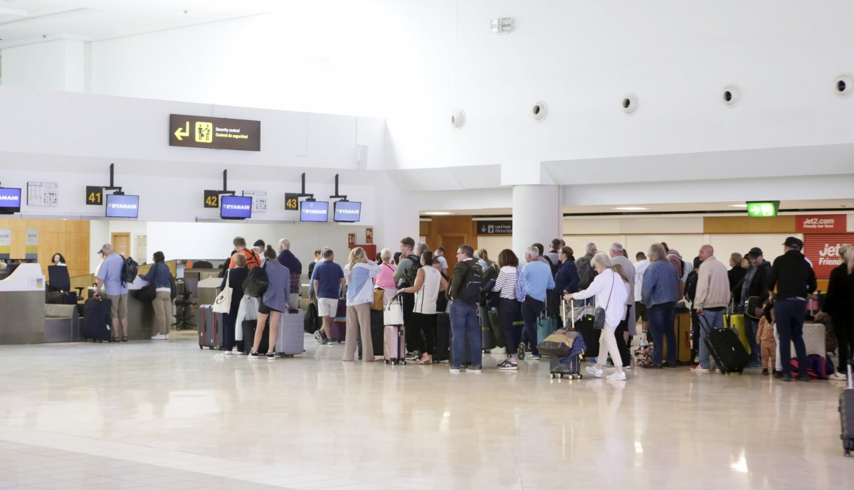 Ryanair to fine passengers who are late for boarding