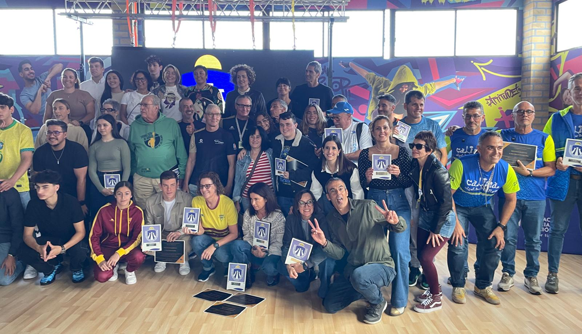Los nadadores del RCNA reciben los premios de la VI Copa de Canarias en ...