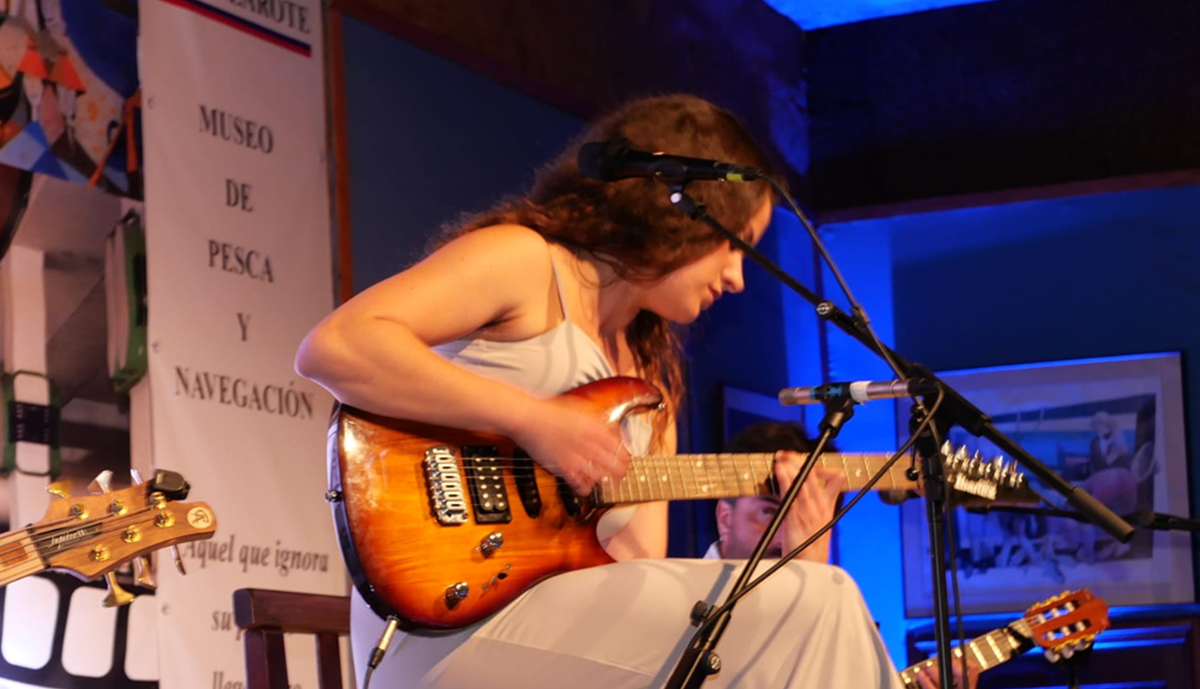 La cantante Julia Rodríguez presenta su disco 'Hacia la Vida' en el ...