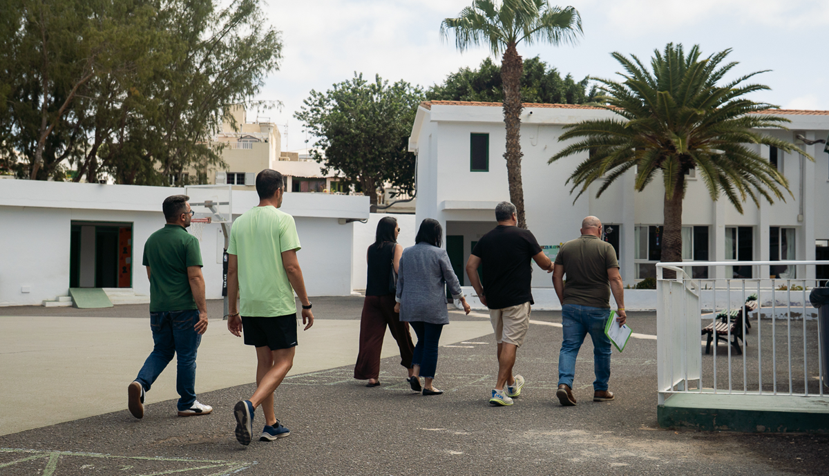 Arrecife will repair the pavement of the CEIP Titerroy courtyard