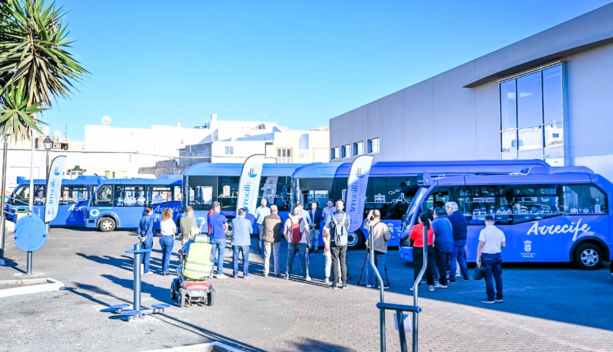 Arrecife will incorporate eight buses into its fleet this year to ...