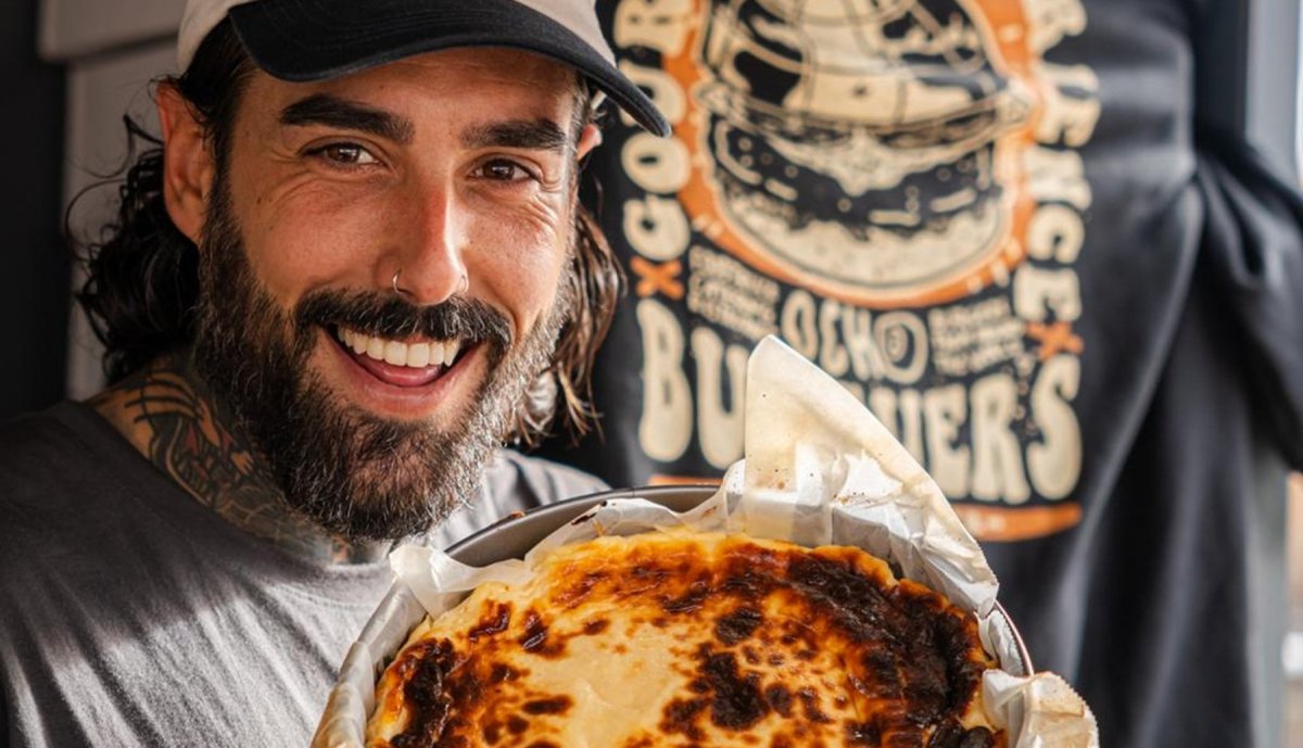 Marco Acosta, el hostelero de Lanzarote que hace tartas por la mañana y ...