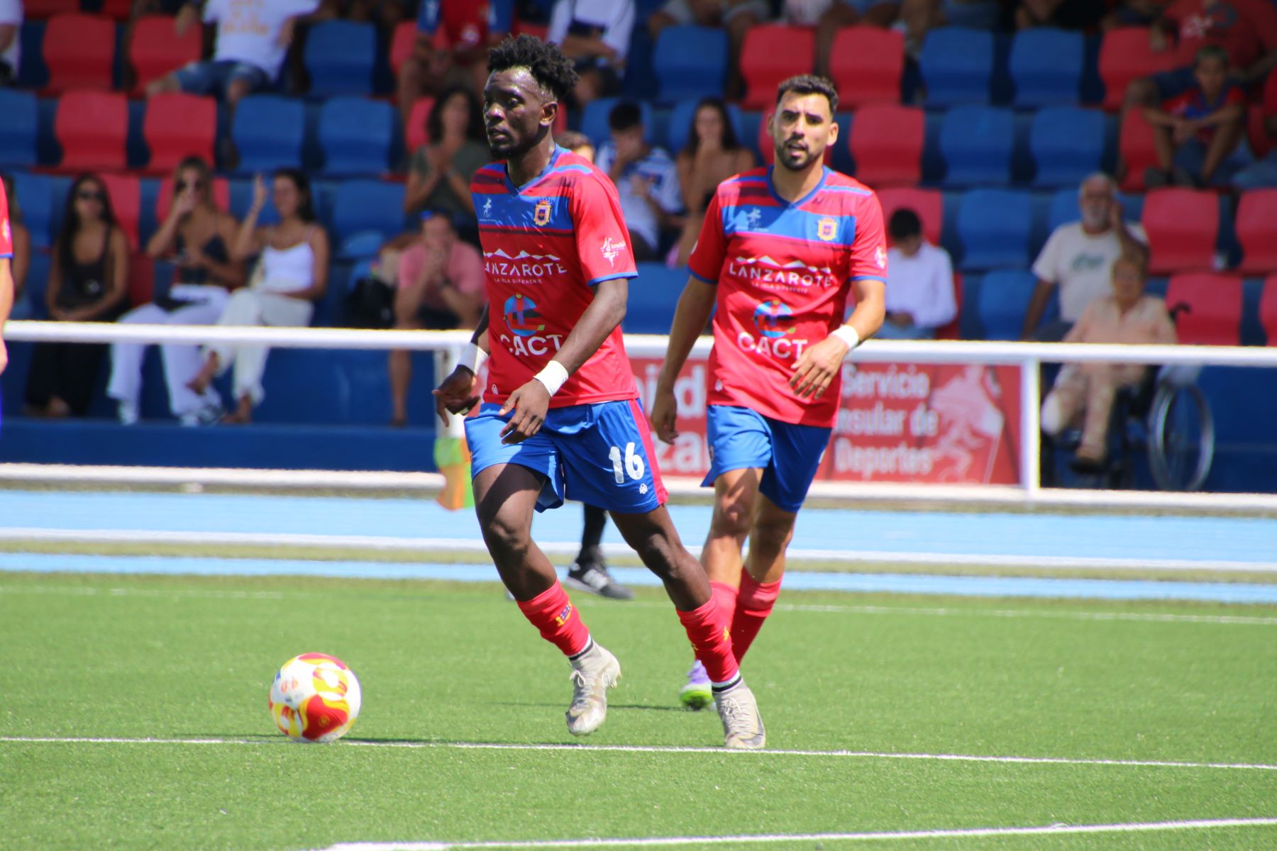 La UD Lanzarote noquea con su contundencia al CD Mensajero