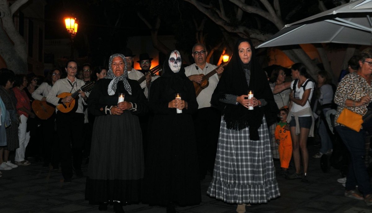 Los Finaos, the Canarian tradition to honor the dead that fights ...