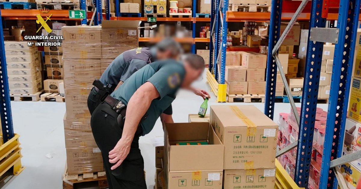 Vídeo: La Guardia Civil interviene más de 3.400 botellas de alcohol ...